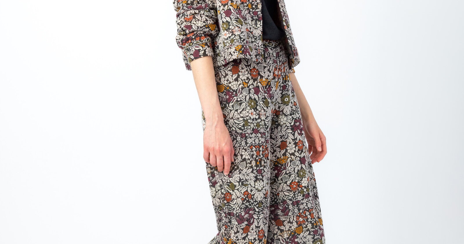 Knitted Pants, Floral Pattern - Tabac - Pants - Ivko Woman