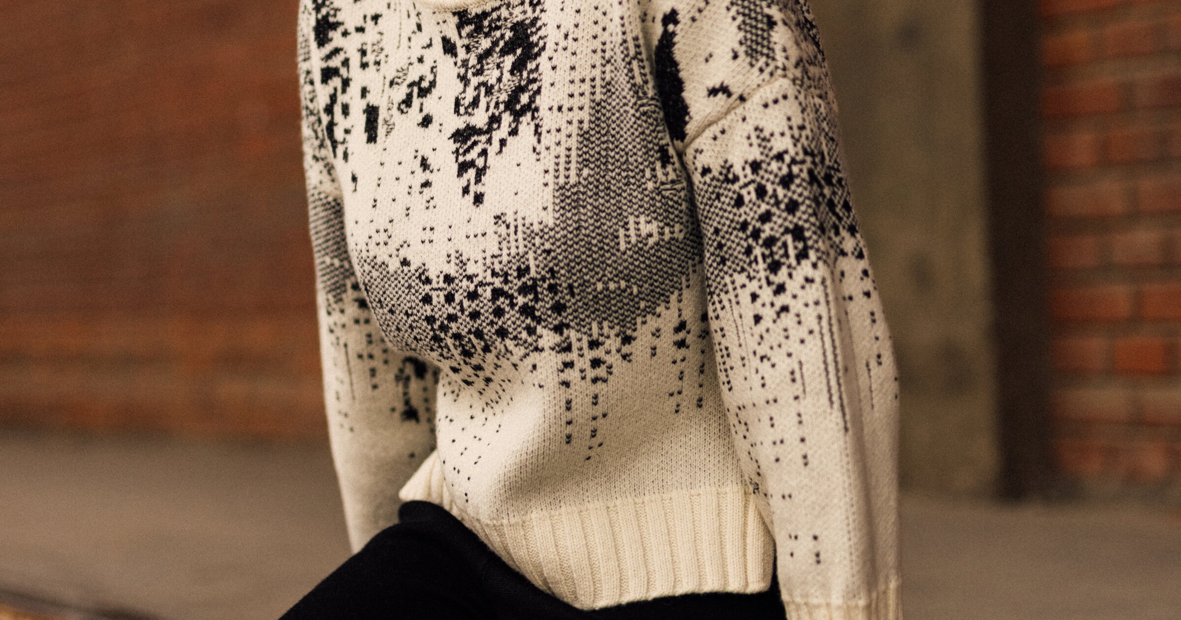 O-Neck Pullover, Favela Pattern - Off-White - Pullovers - Ivko Woman